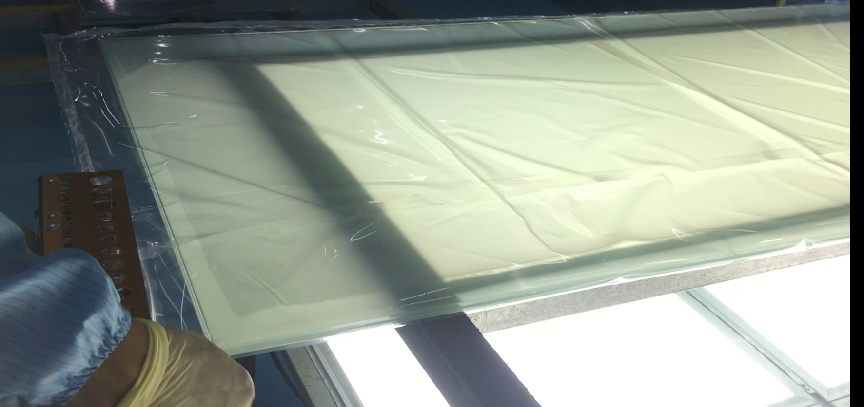 A Beginner's Guide to Smart Glass Manufacturing Processing